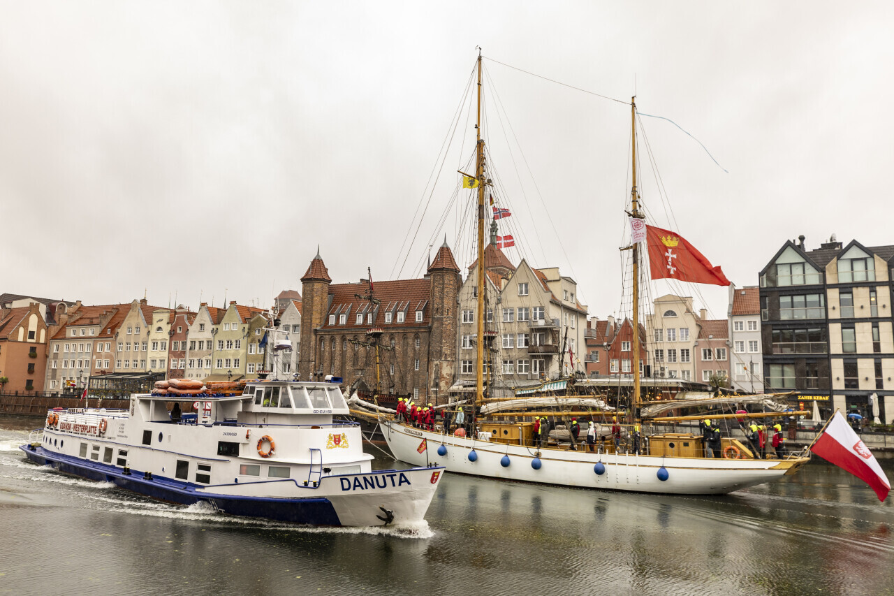 Fotogaleria Żaglowiec Generał Zaruski został powitany przy nabrzeżu ...